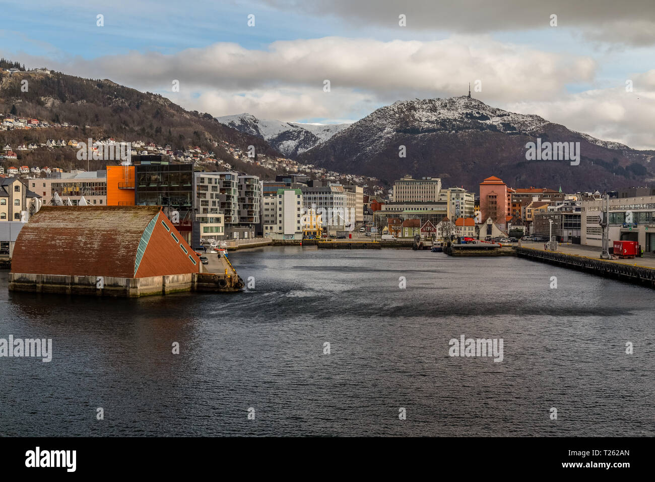 Bergen harbour buildings hi-res stock photography and images - Alamy