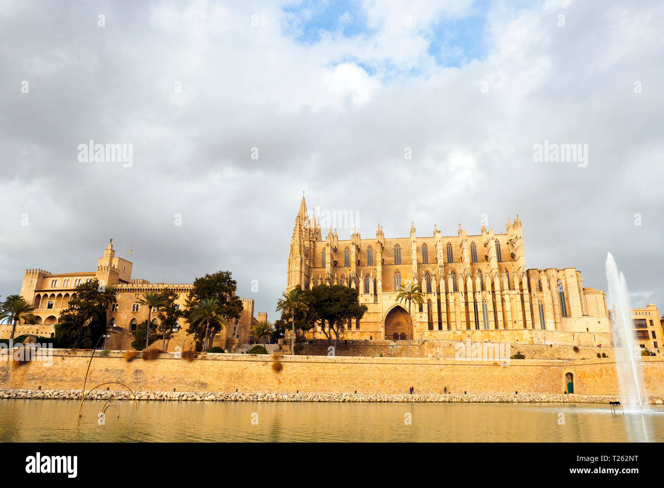 History Of Palma Cathedral : Palma Cathedral: history of construction ...
