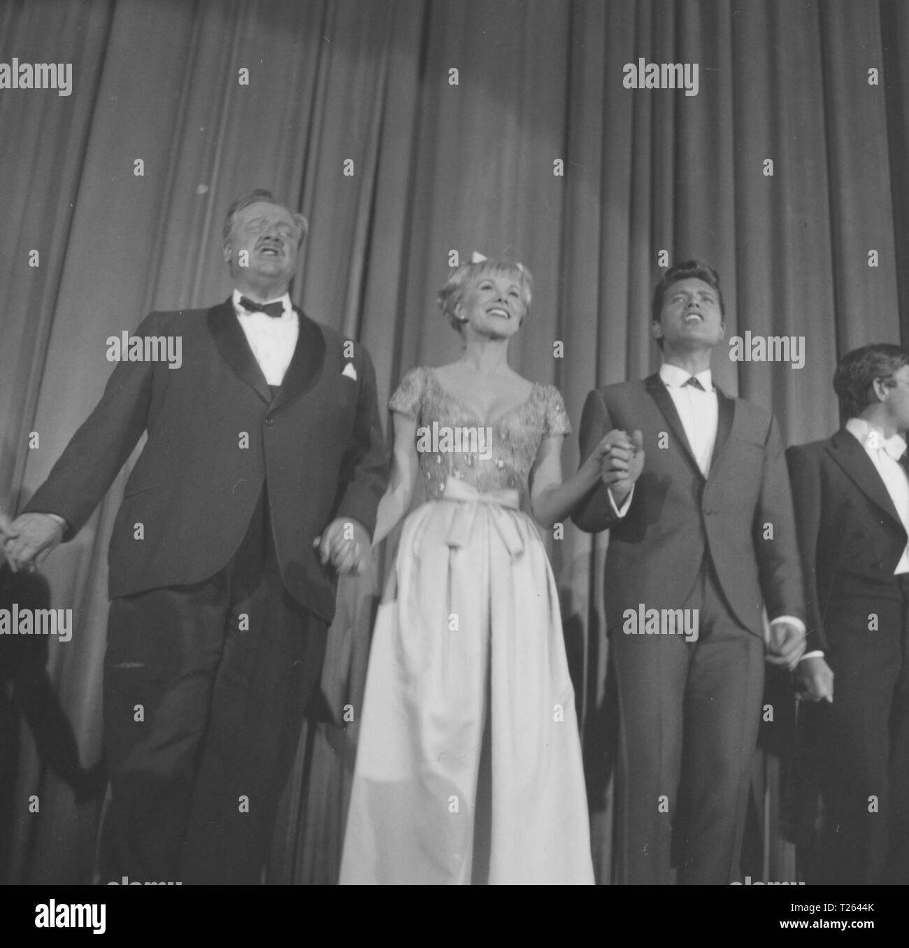 Wonderful Life (1964) Cliff Richard, Susan Hampshire, Walter Slezak ...