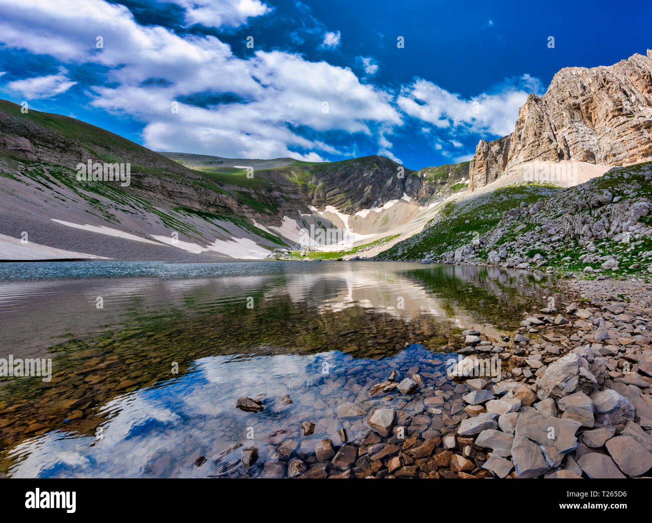Italy, Umbria, Sibillini mountains, Lago di Pilato in summer Stock ...