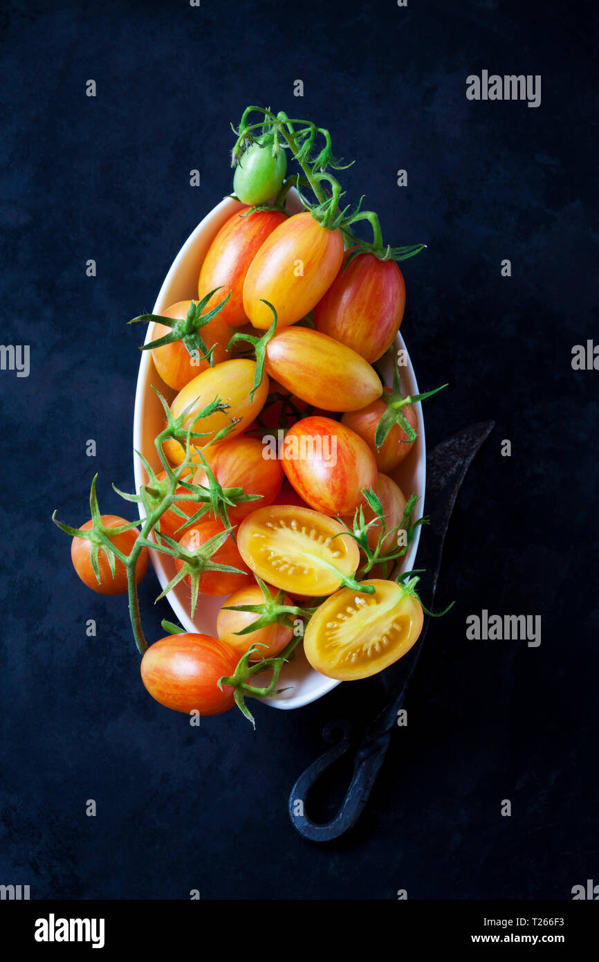 Cocktail tomatoes hi-res stock photography and images - Alamy