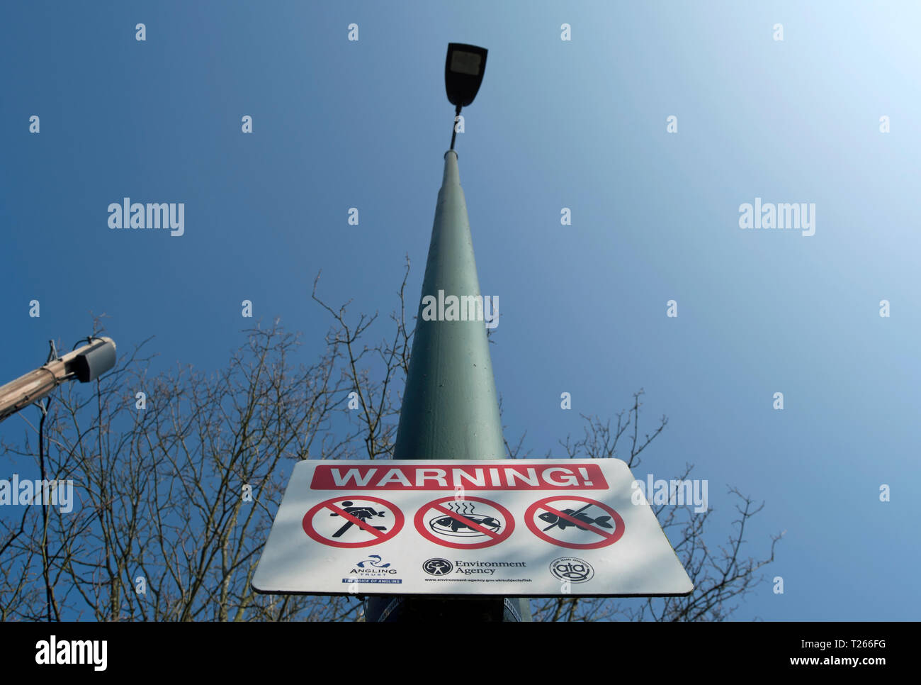 Environment agency sign hi-res stock photography and images - Alamy