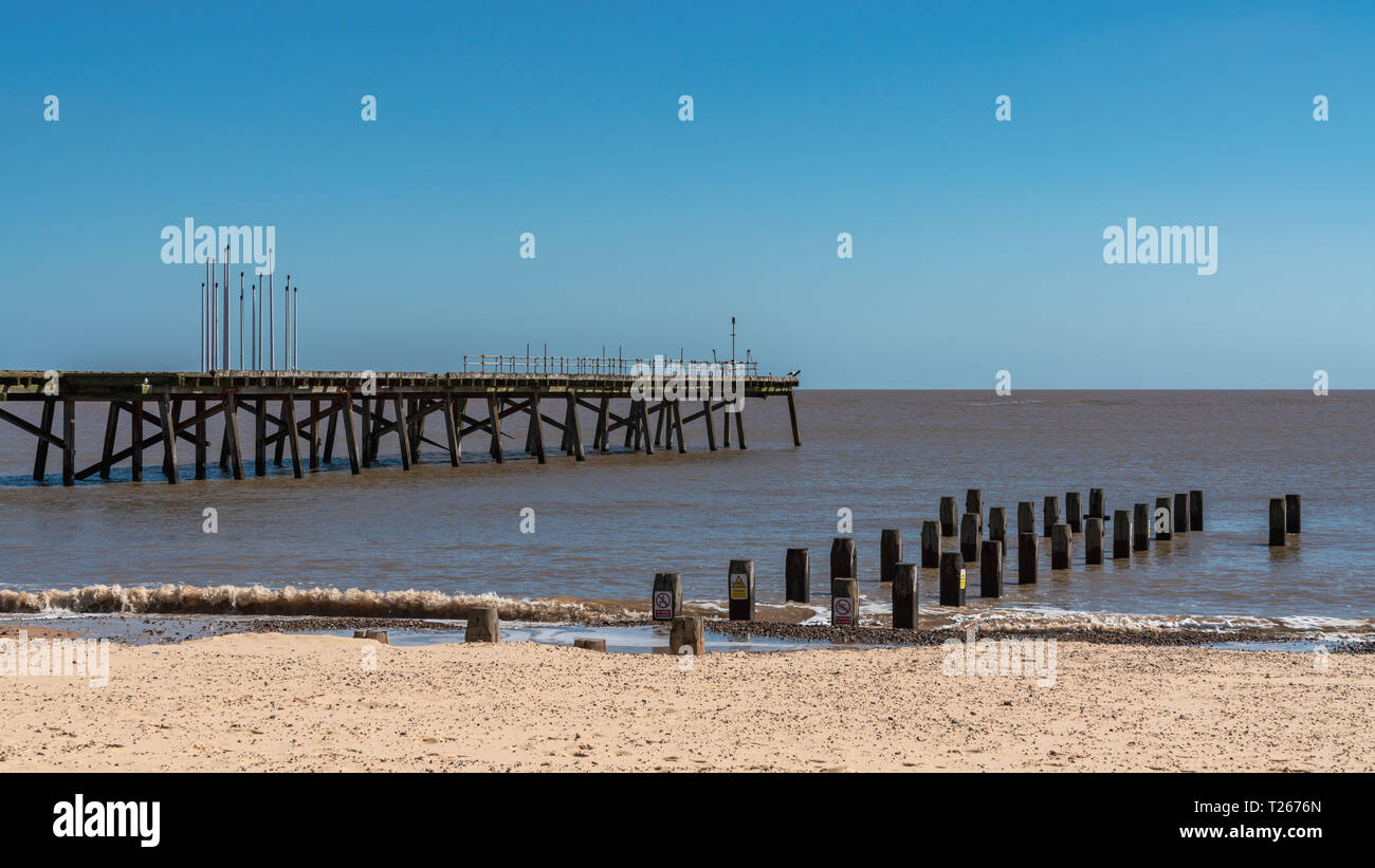 North Sea coast in Kirkley, Lowestoft, Suffolk, England, UK with the ...