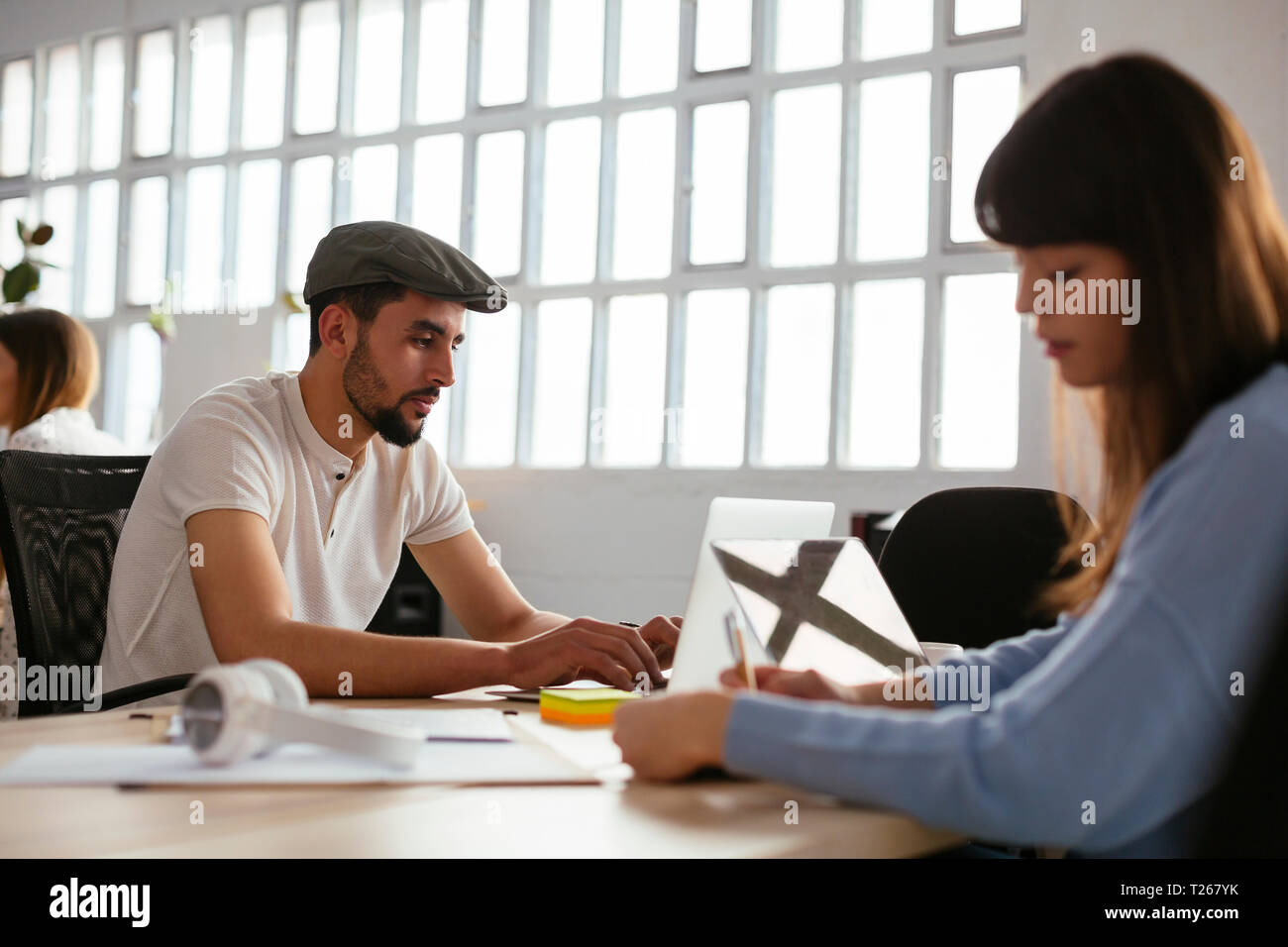 Using laptops hi-res stock photography and images - Alamy