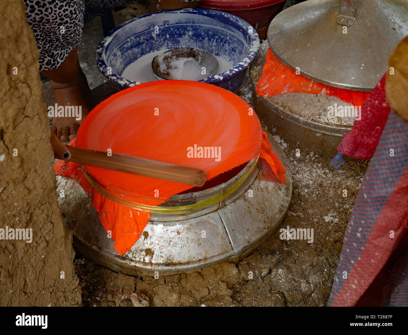 Steam rice rolls hi-res stock photography and images - Alamy