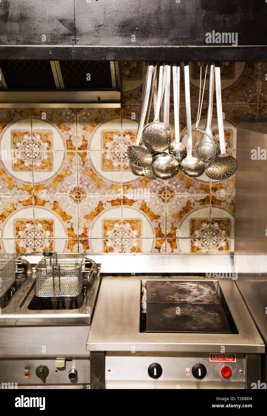 A restaurant kitchen Stock Photo - Alamy