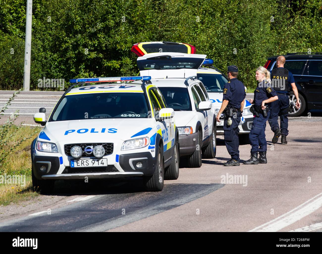 Police hunt hi-res stock photography and images - Alamy