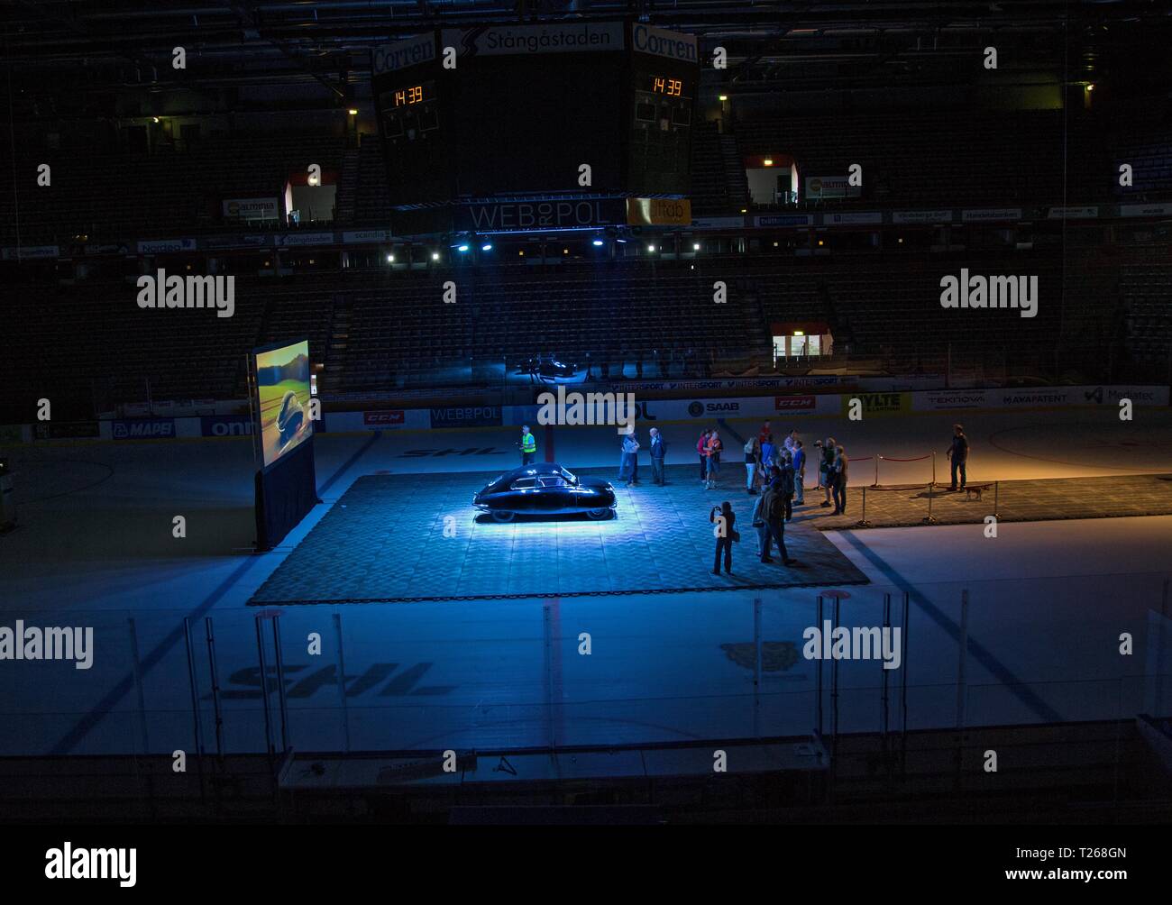 LINKÖPING 2016-08-13 Saab meeting, IntSaab, outside Saab arena. Ursaab ...