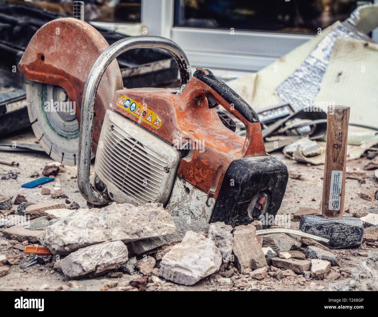 Saw hammer hi-res stock photography and images - Alamy