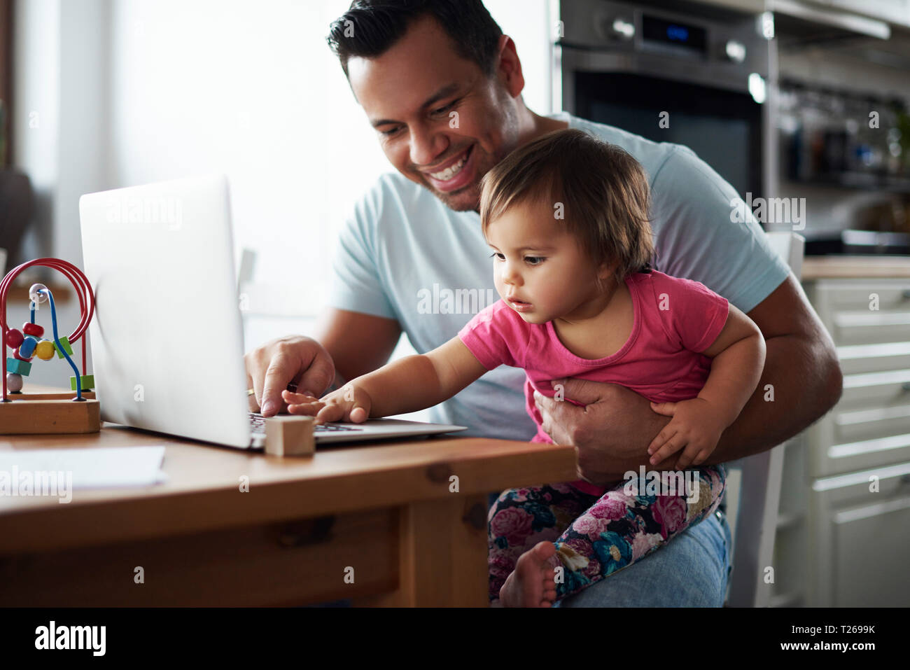 Girl with laptop hi-res stock photography and images - Alamy