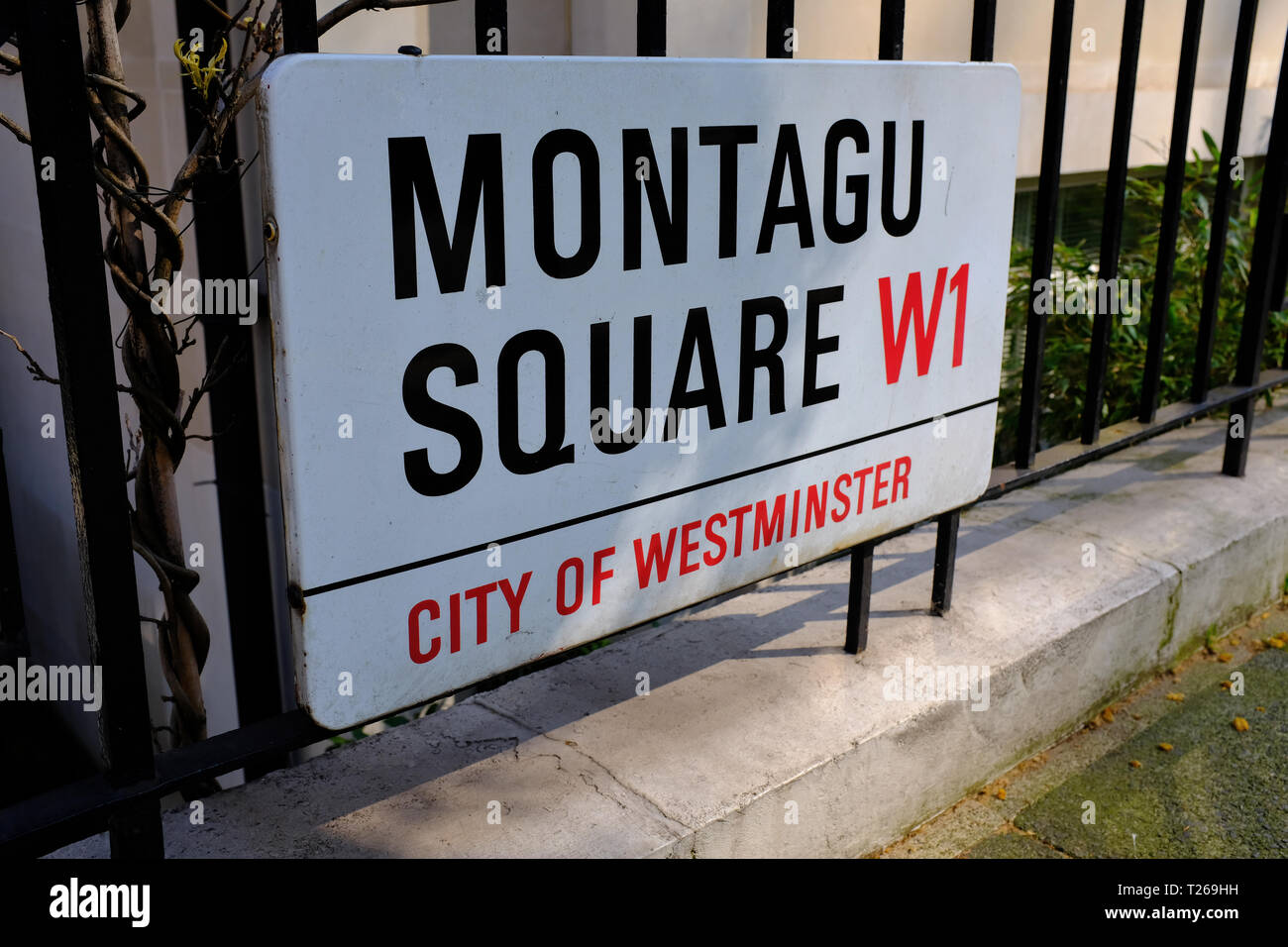 Street sign for Montagu Square, London, Uk Stock Photo - Alamy