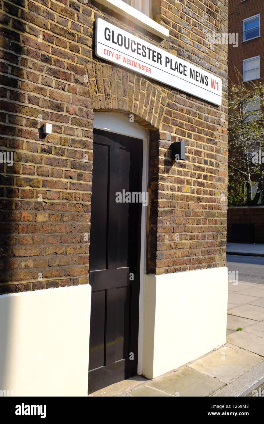 Gloucester Place Mews London W1 UK Stock Photo - Alamy