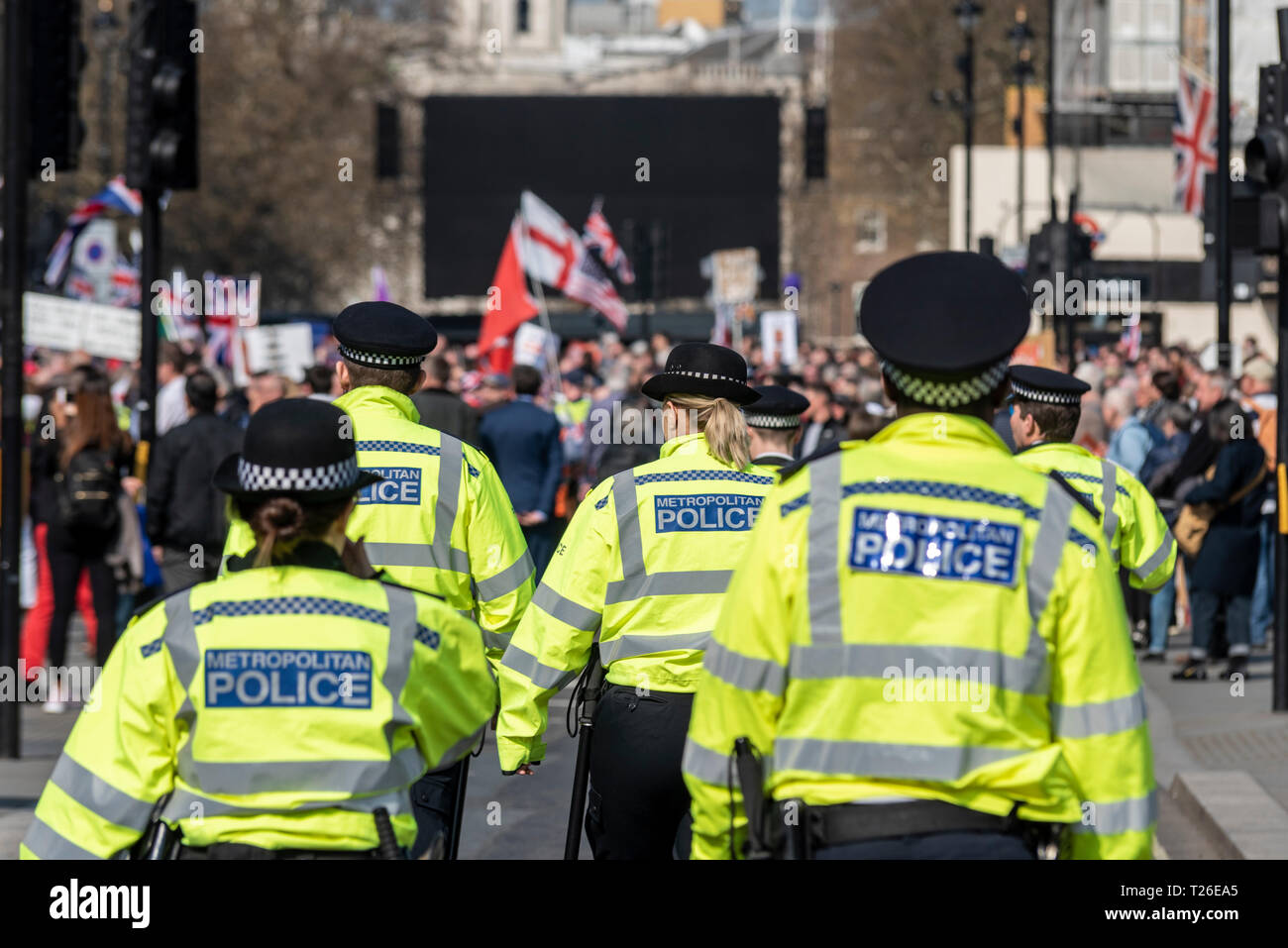 Metropolitan police officers female hi-res stock photography and images ...