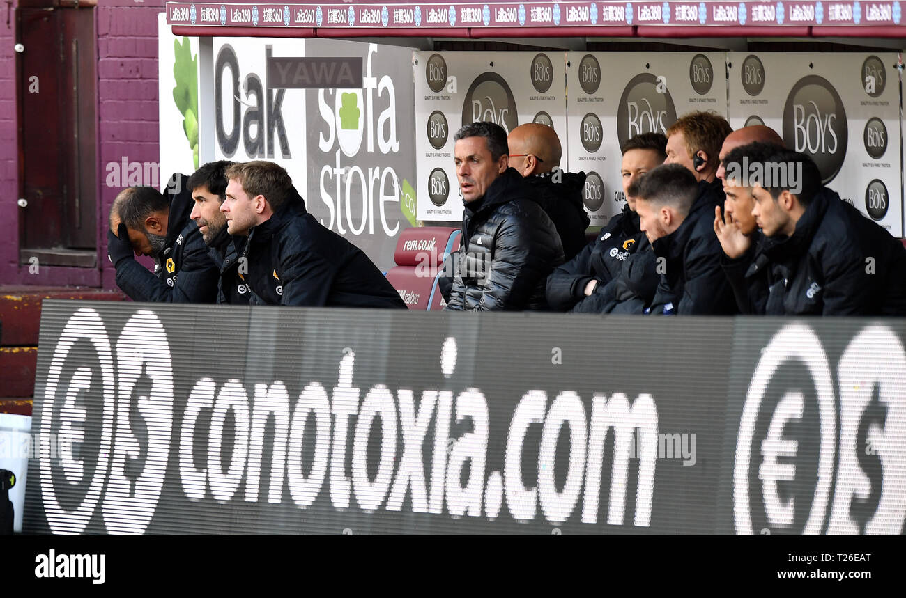 Football wolves bench hi-res stock photography and images - Alamy