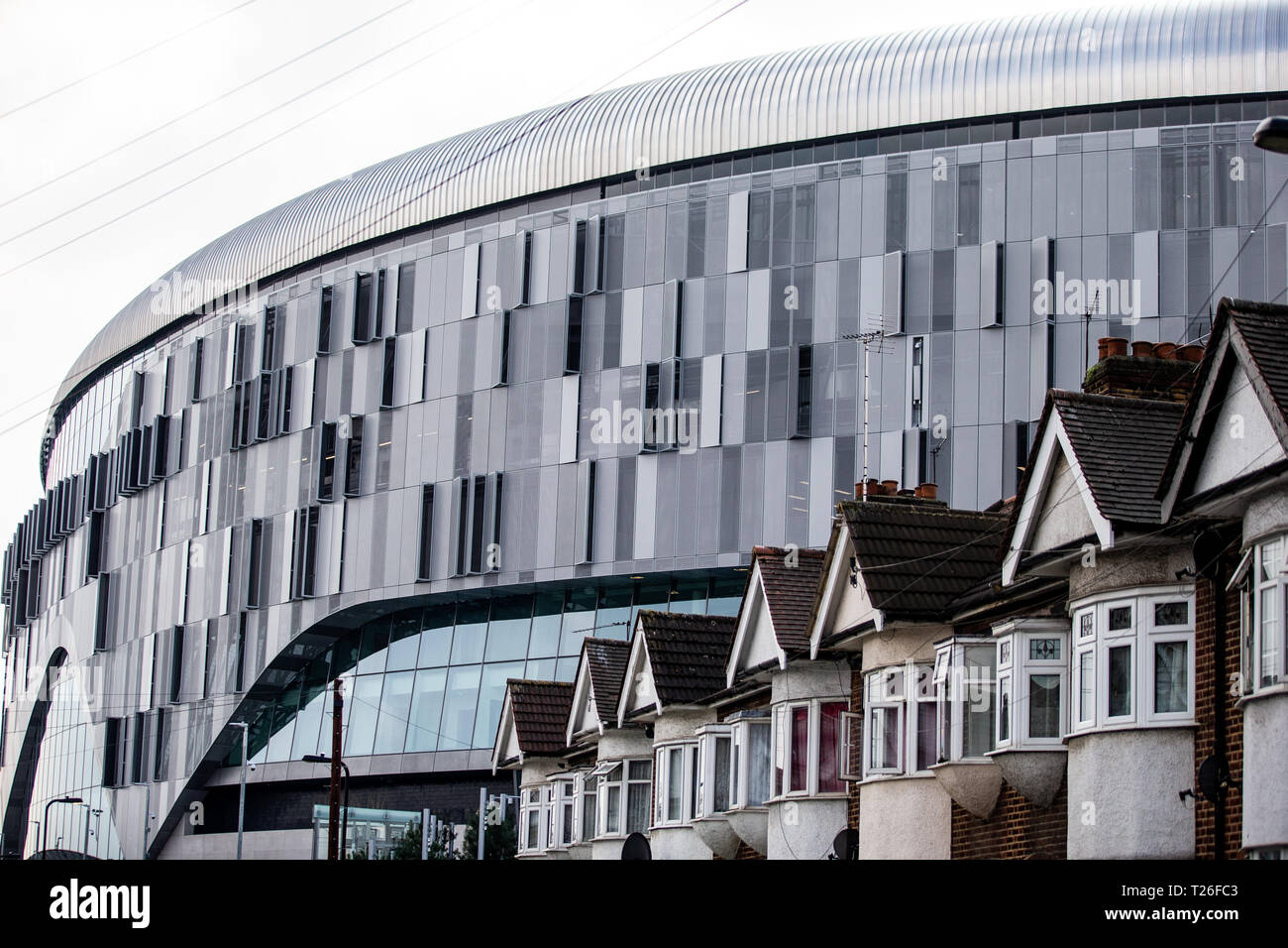 Tottenham hotspur stadium outside hi-res stock photography and images ...