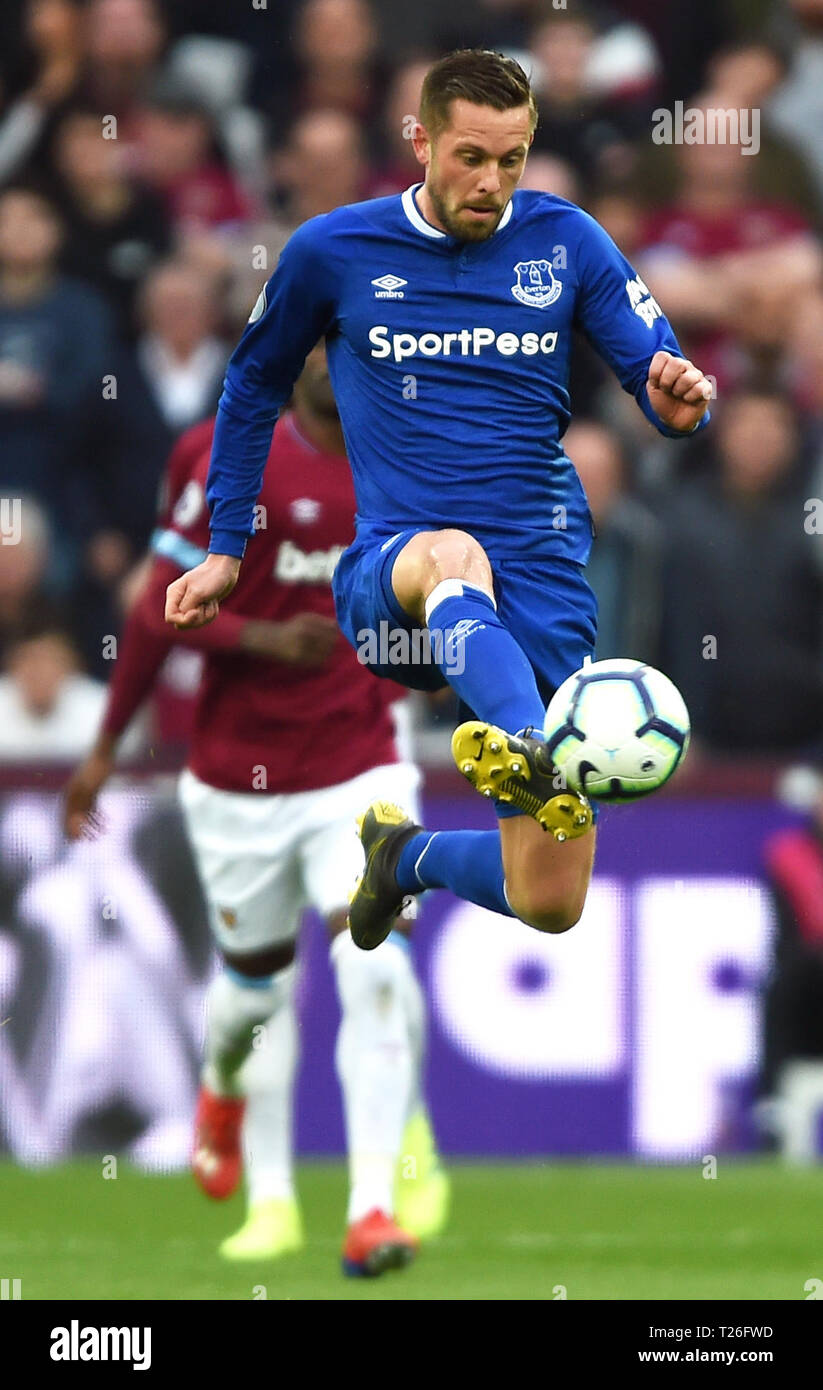 Everton's Gylfi Sigurdsson in action during the Premier League match at ...