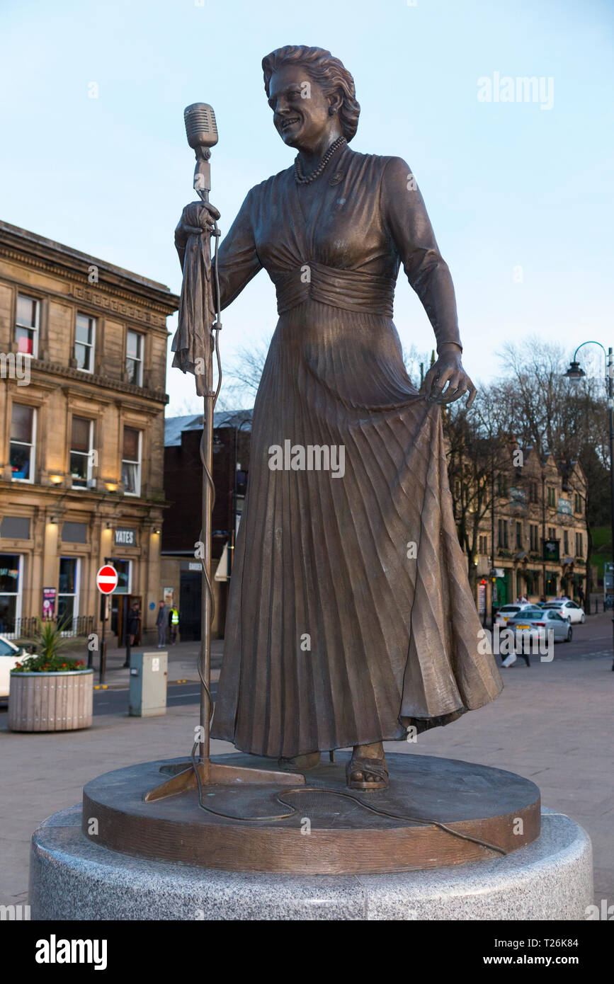 Statue of Dame Gracie Fields, DBE in her home town of Rochdale, by ...