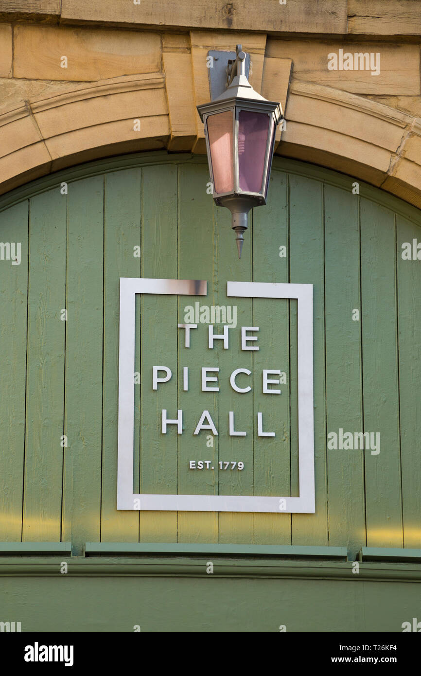 Gate in the west wall, entrance from Westgate, into The Piece Hall ...