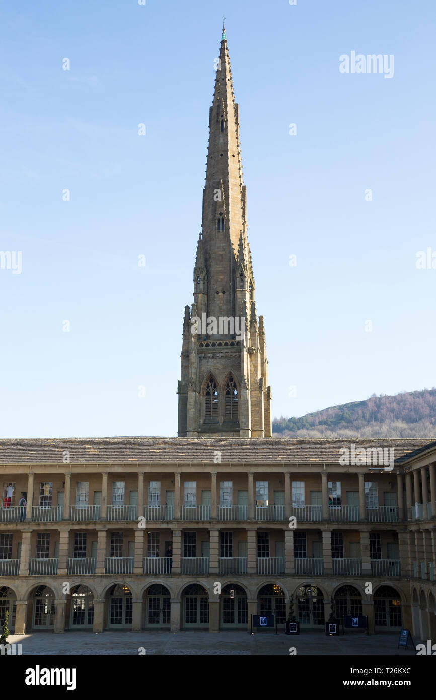 Square chapel hi-res stock photography and images - Alamy
