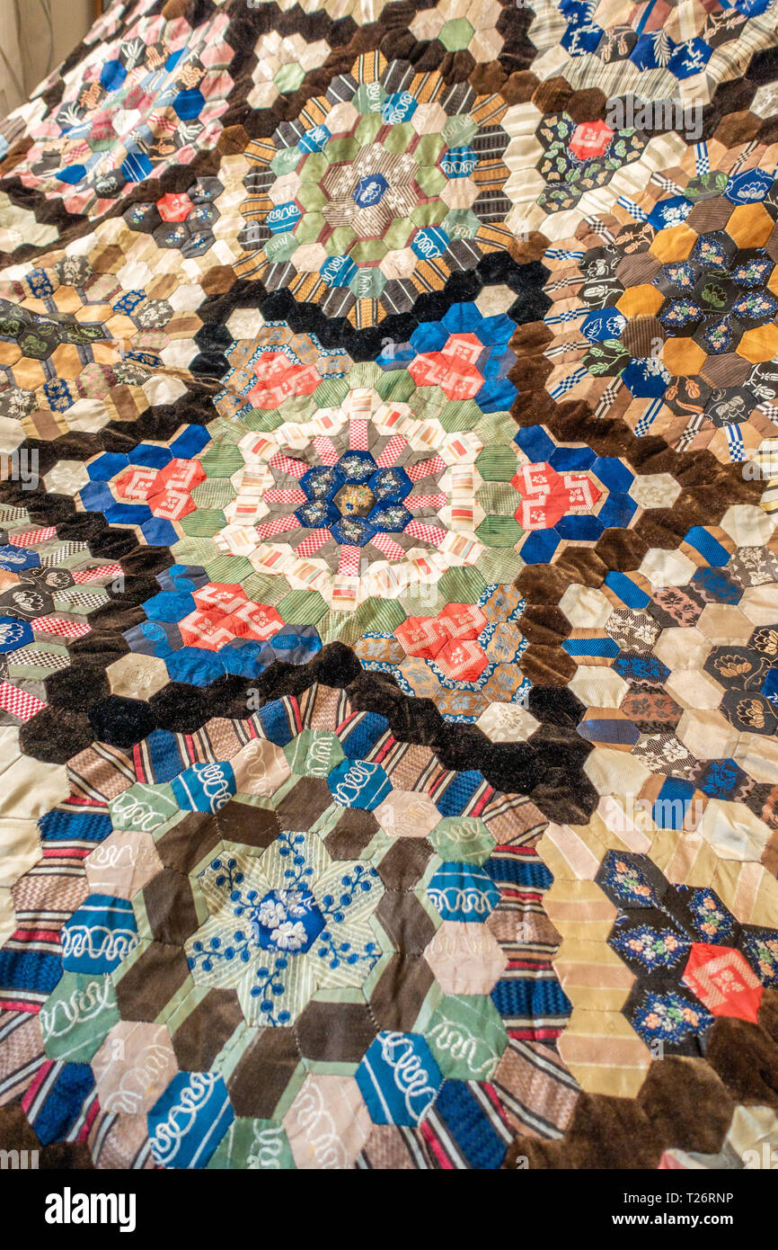 1970s quilt hi-res stock photography and images - Alamy