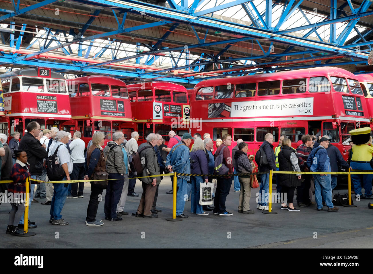 Barking bus garage hi-res stock photography and images - Alamy