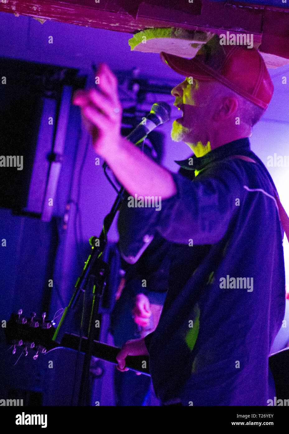 Cap reverse hi-res stock photography and images - Alamy