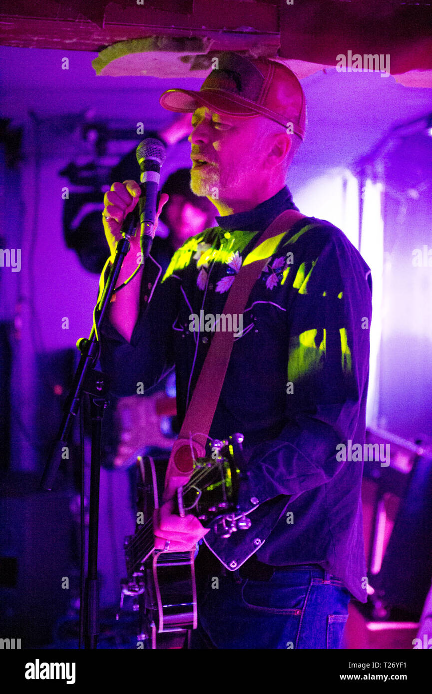 Glasgow garage hi-res stock photography and images - Alamy