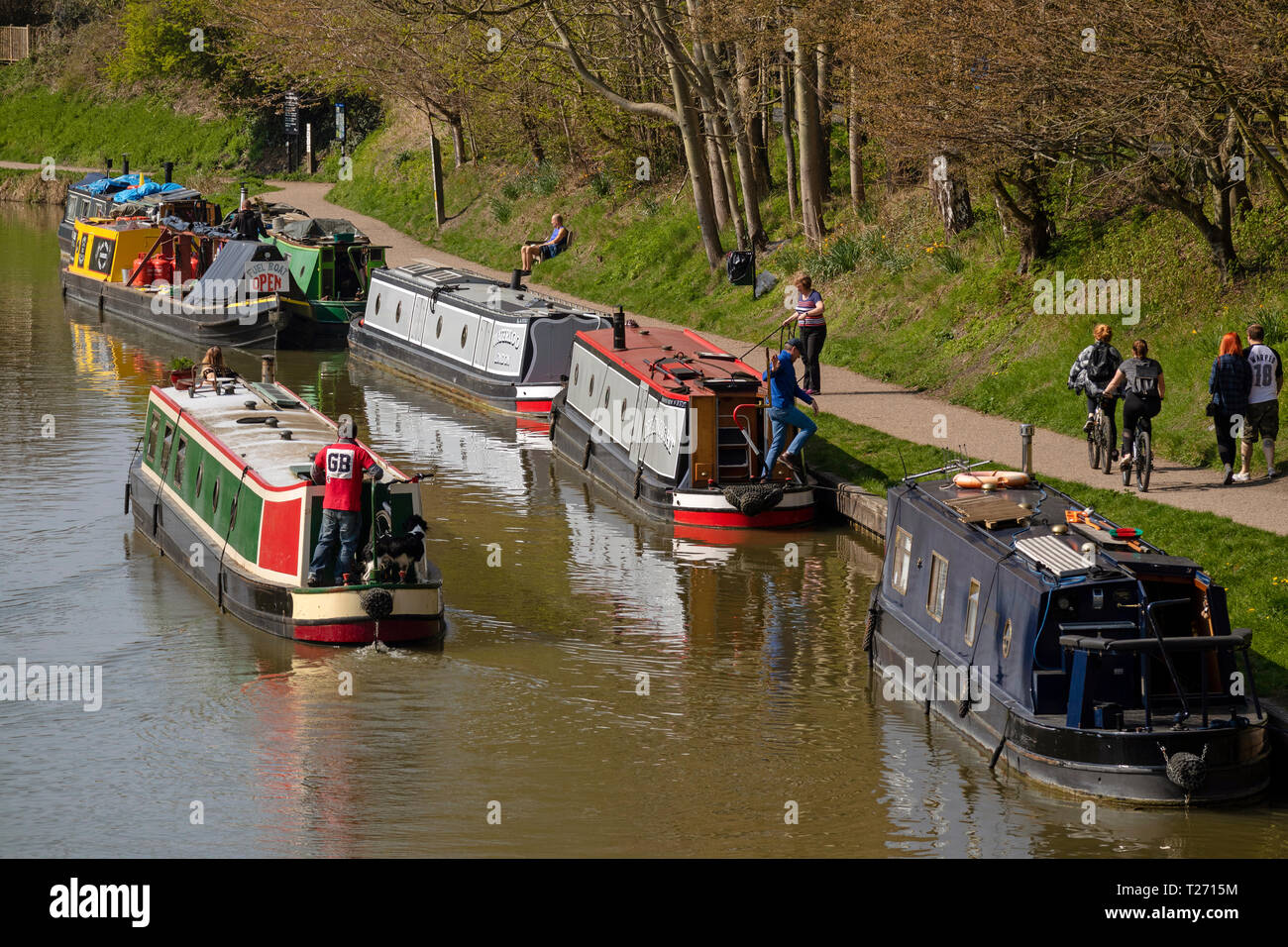Kennet and Avon Canal, Devizes, Wiltshire, England, UK. March 30th 2019 ...