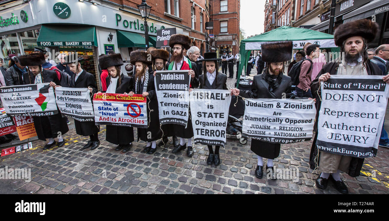 Hasidic jews protest hi-res stock photography and images - Alamy