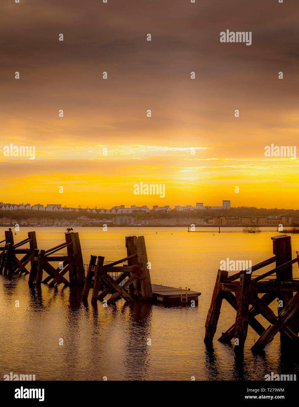 Cardiff bay statues hi-res stock photography and images - Alamy