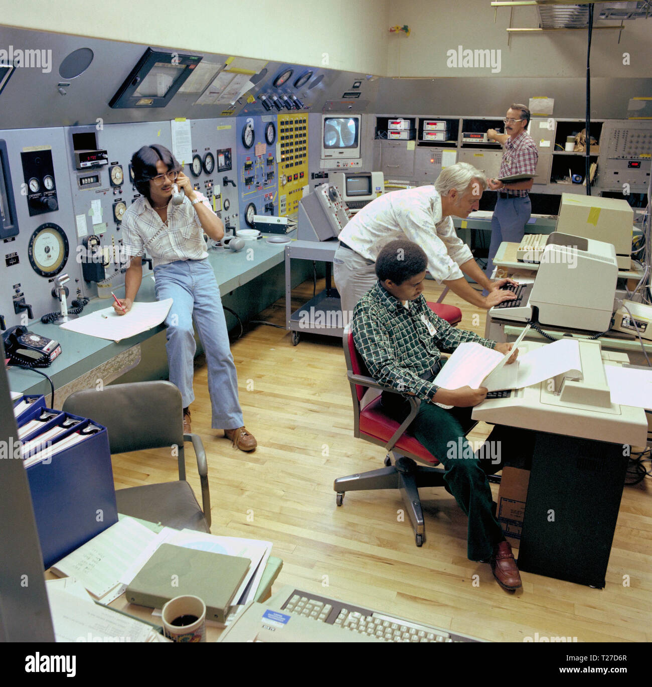 40x80ft Wind Tunnel control room with technicians and engineers - Ames ...