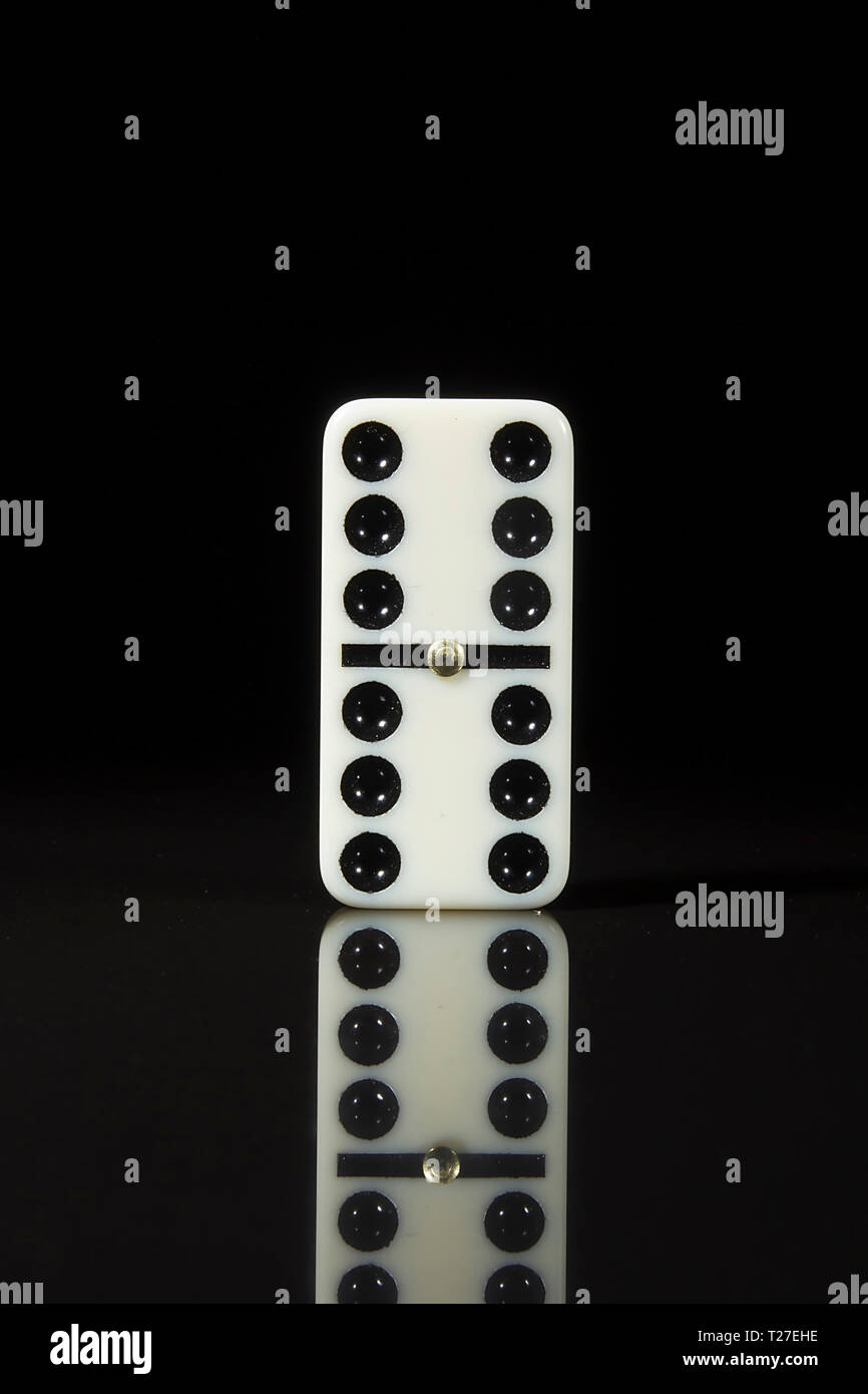 Domino tile hi-res stock photography and images - Alamy