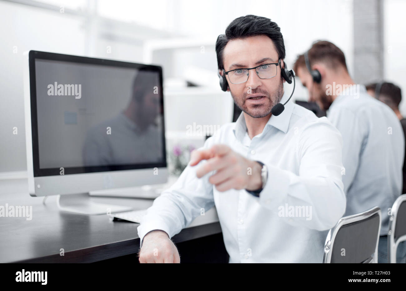 Phone operator diverse hi-res stock photography and images - Alamy