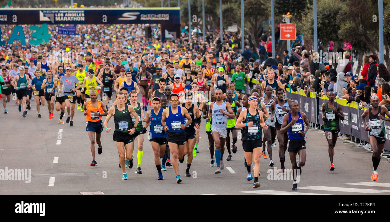 Marathon runners female usa 2019 hi-res stock photography and images ...