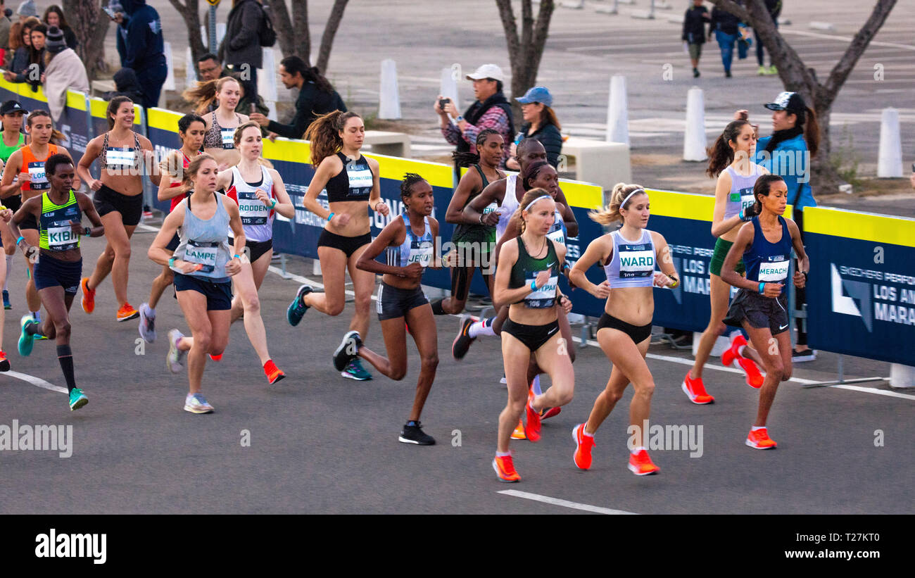 Elite female runners hi-res stock photography and images - Alamy