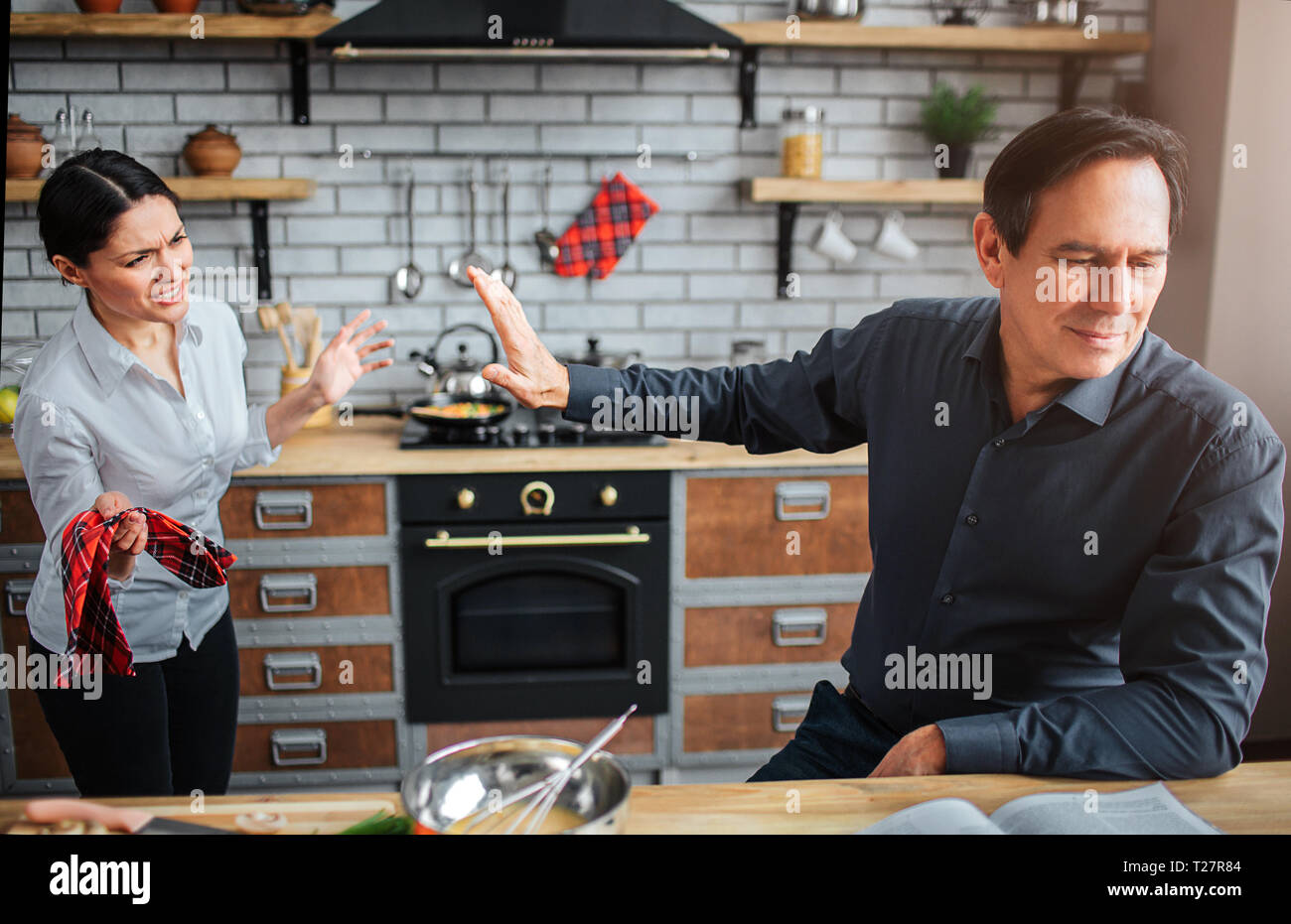 Helpless man in kitchen hi-res stock photography and images - Alamy