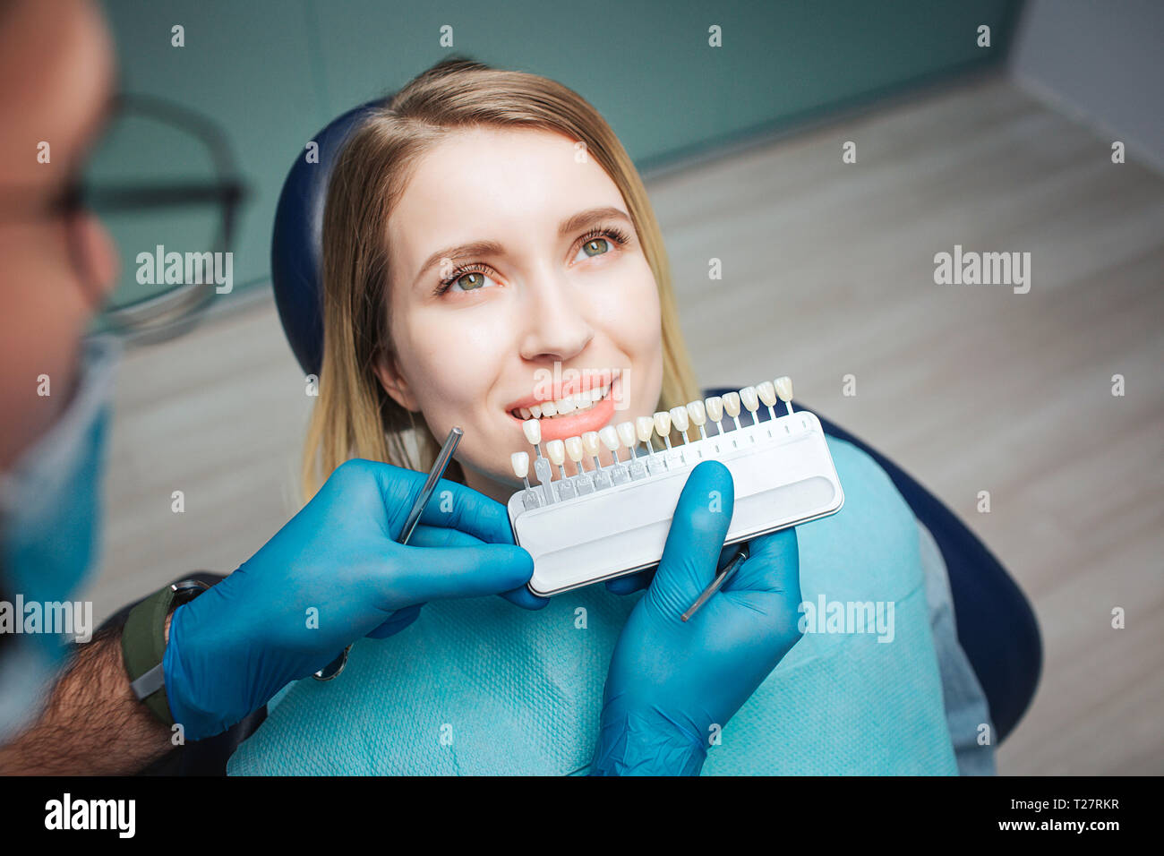 Replacing teeth hi-res stock photography and images - Alamy