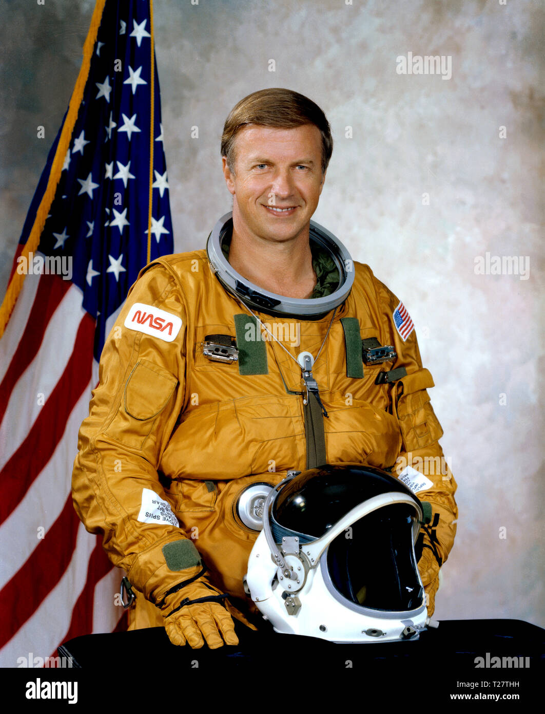 Paul weitz astronaut hi-res stock photography and images - Alamy