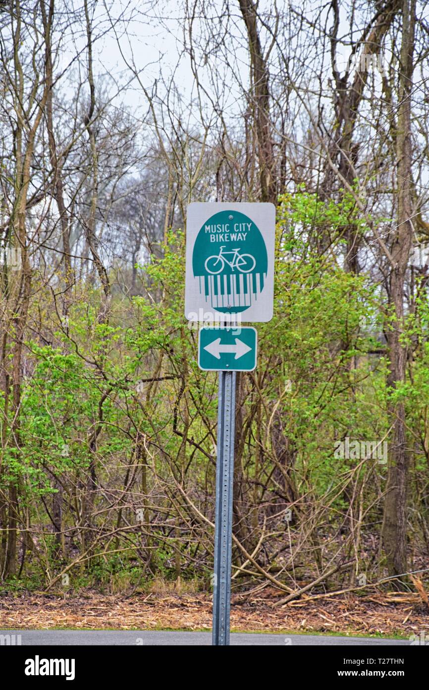 Atv trail sign hi-res stock photography and images - Alamy