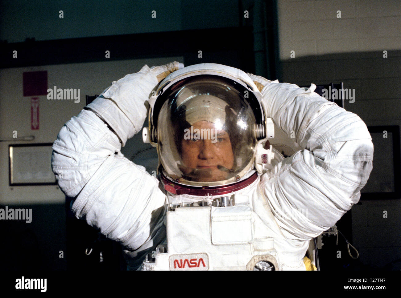 S82-27594 (25 Feb 1982) --- Astronaut Bruce McCandless II models NASA's ...