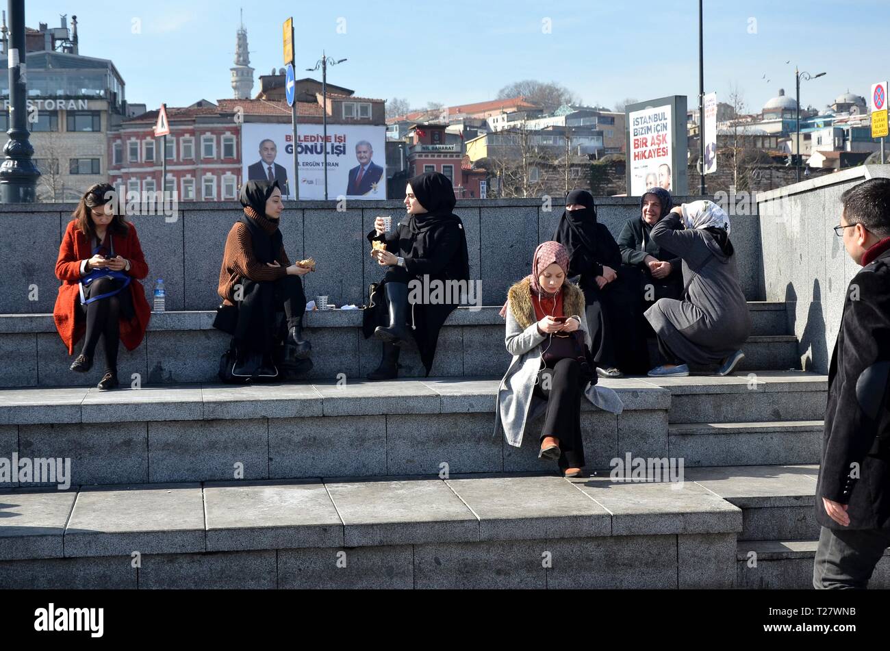 Self phones hi-res stock photography and images - Alamy