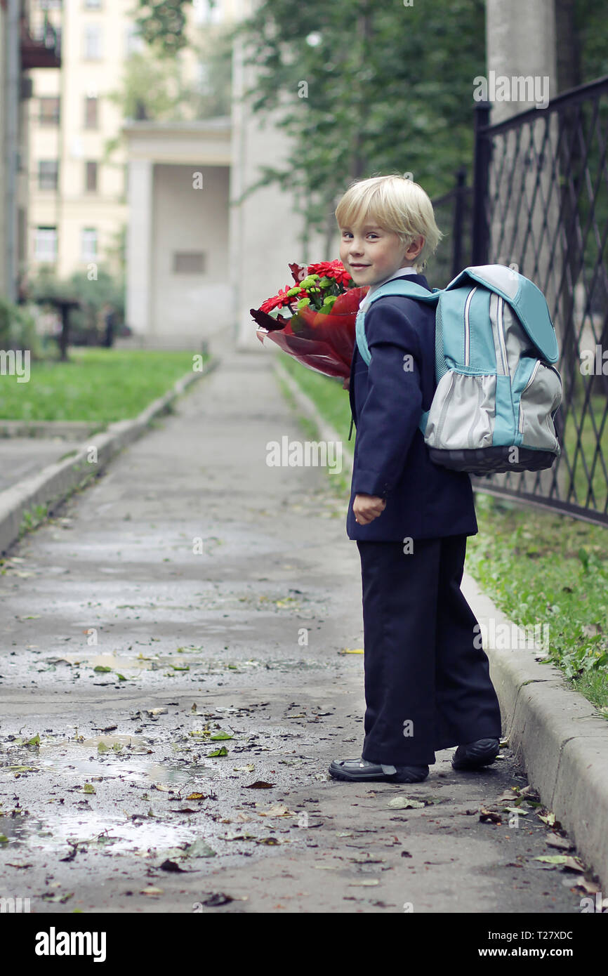 Going to class hi-res stock photography and images - Alamy