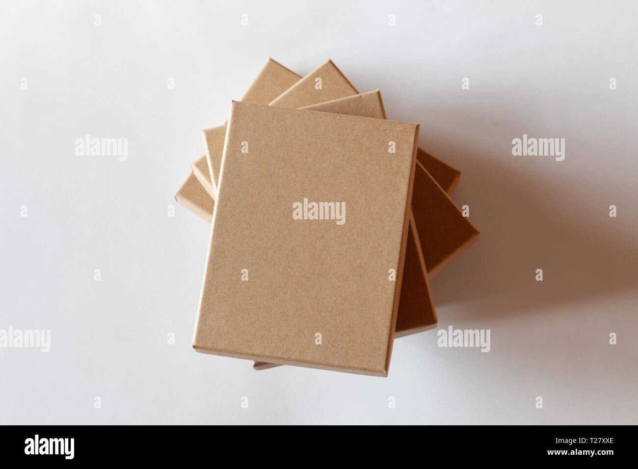 Four blank closed carton boxes hi-res stock photography and images - Alamy