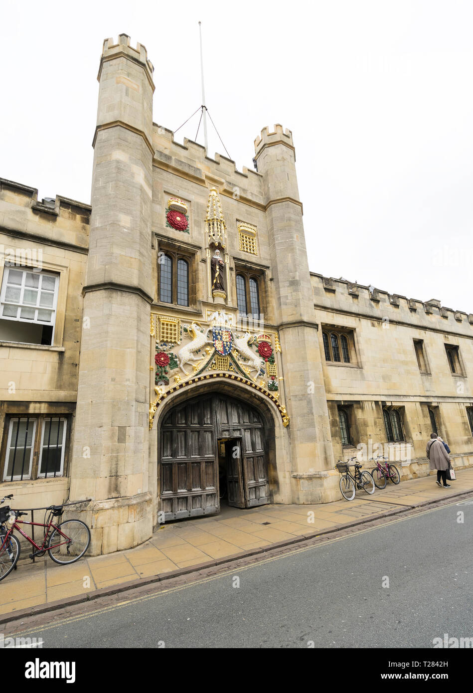 Christ's college, cambridge gatehouse hi-res stock photography and ...