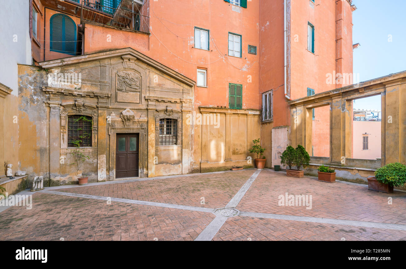 Roman balcony hi-res stock photography and images - Alamy