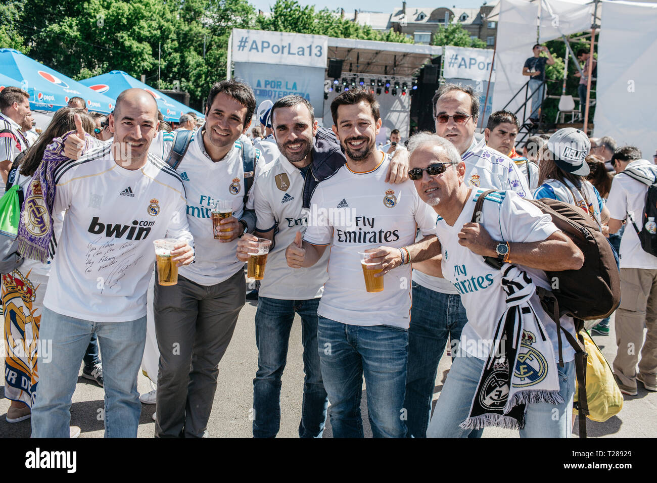 Real Madrid Football fans, UEFA Champions League Final, Olimpiyskiy ...