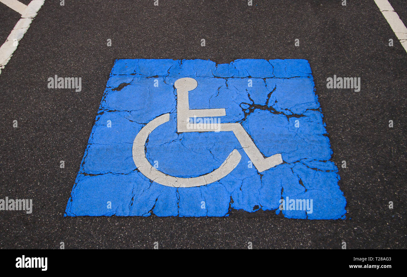 Disabled parking bay wheelchair sign hi-res stock photography and ...