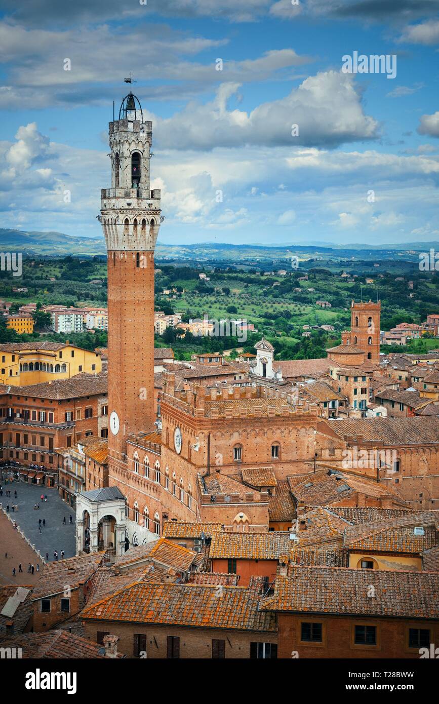Medieval town Siena skyline view with historic buildings and Town Hall ...