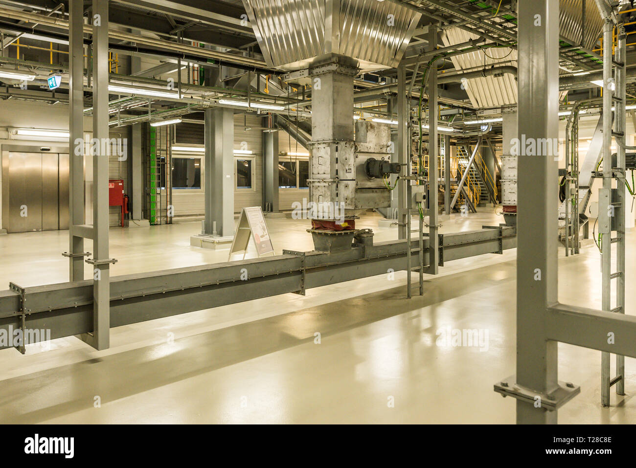 Power station interior pipe hi-res stock photography and images - Alamy