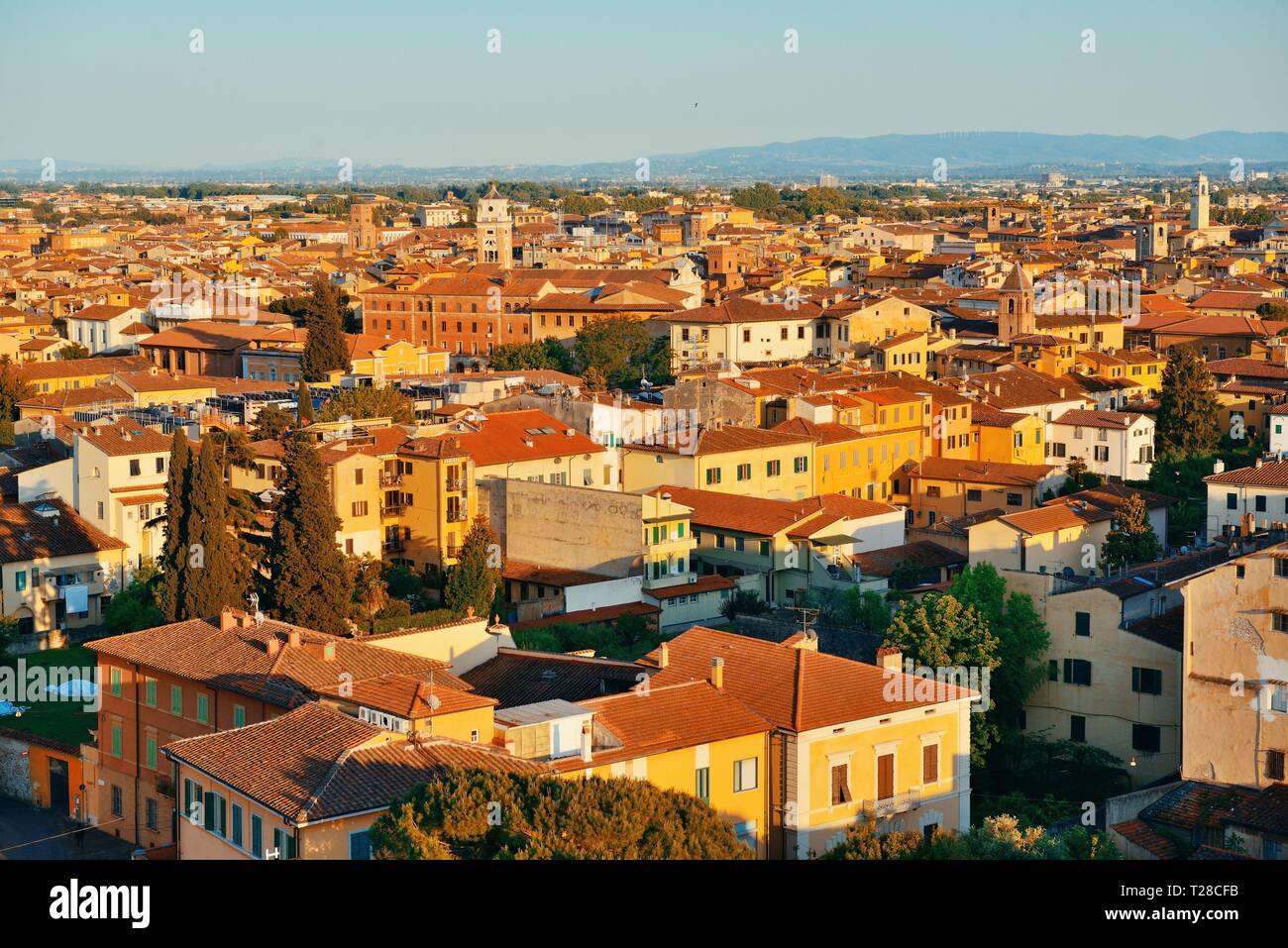 The leaning tower of pisa above hi-res stock photography and images - Alamy
